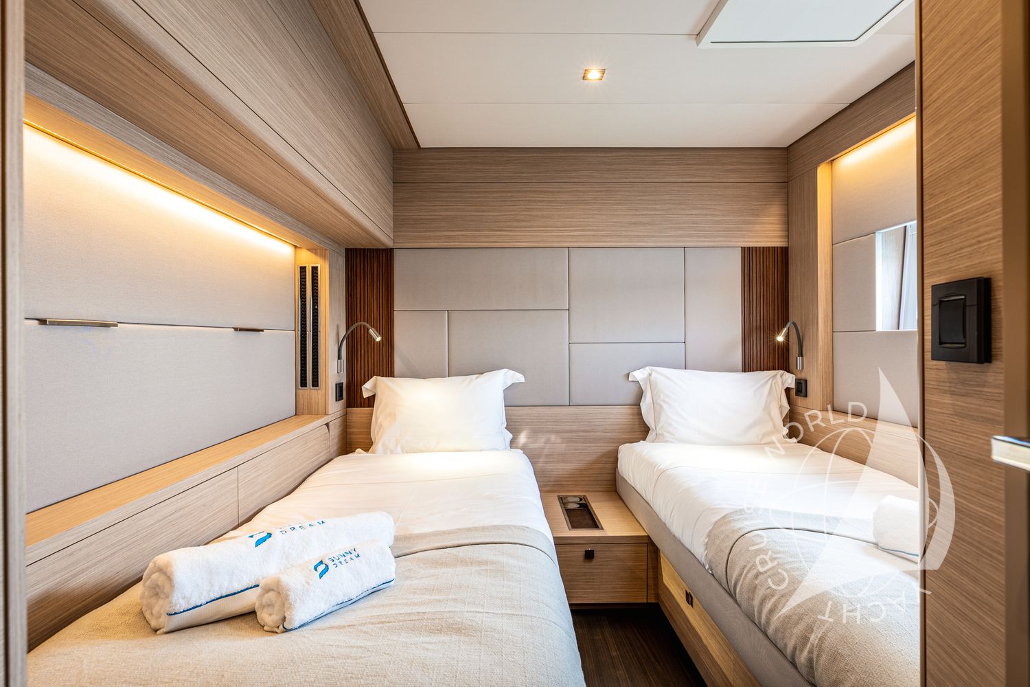 Yacht rental - SUNNY DREAM (Fully Crewed)